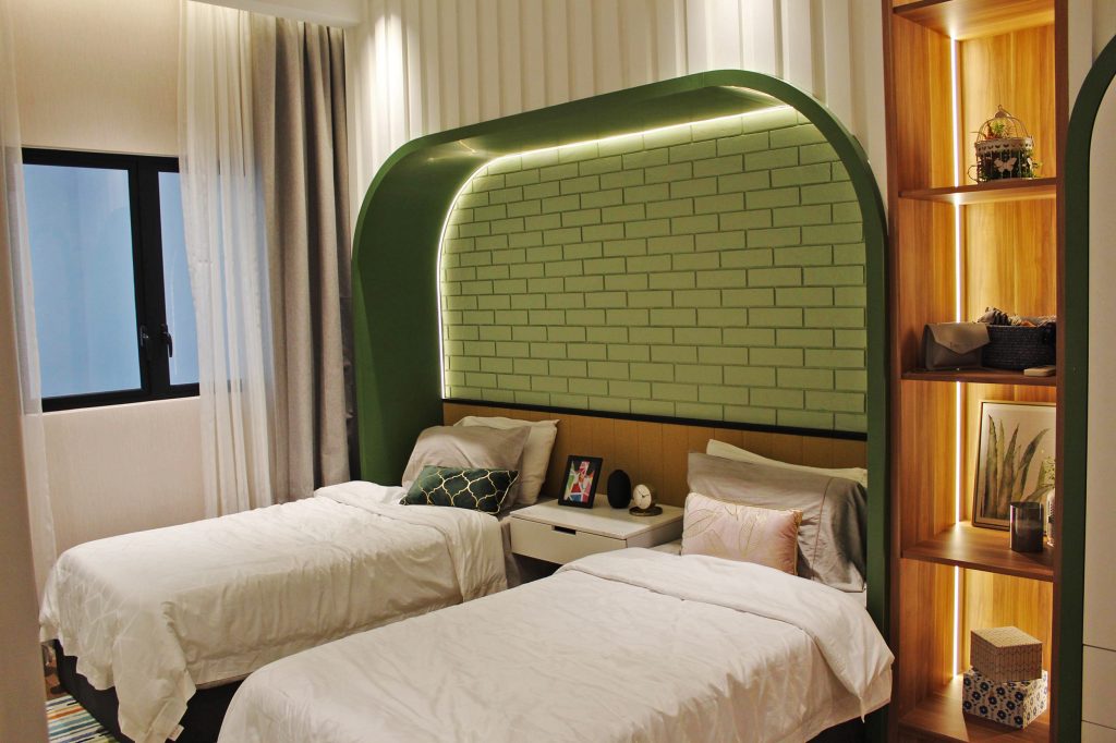 Tuai Timur – Show Unit – Sunthesis